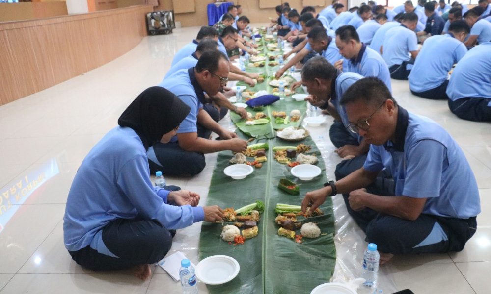 Kebersamaan Warga Koopsud I dalam Peringati HUT Ke-53 Korpri ...